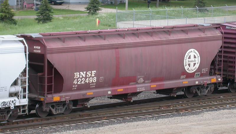 3-bay Centerflow covered hopper cars